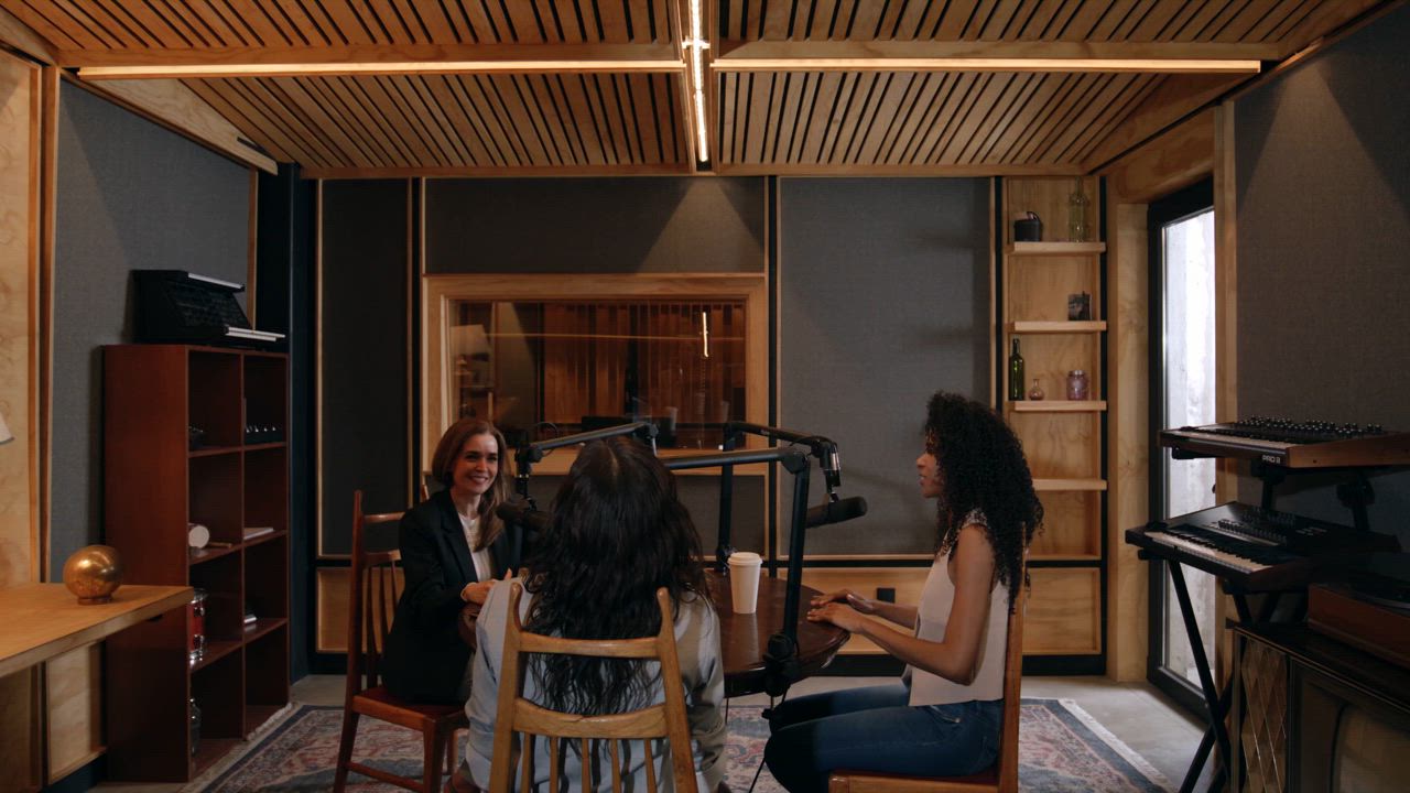Women speaking on a podcast - Free Stock Video