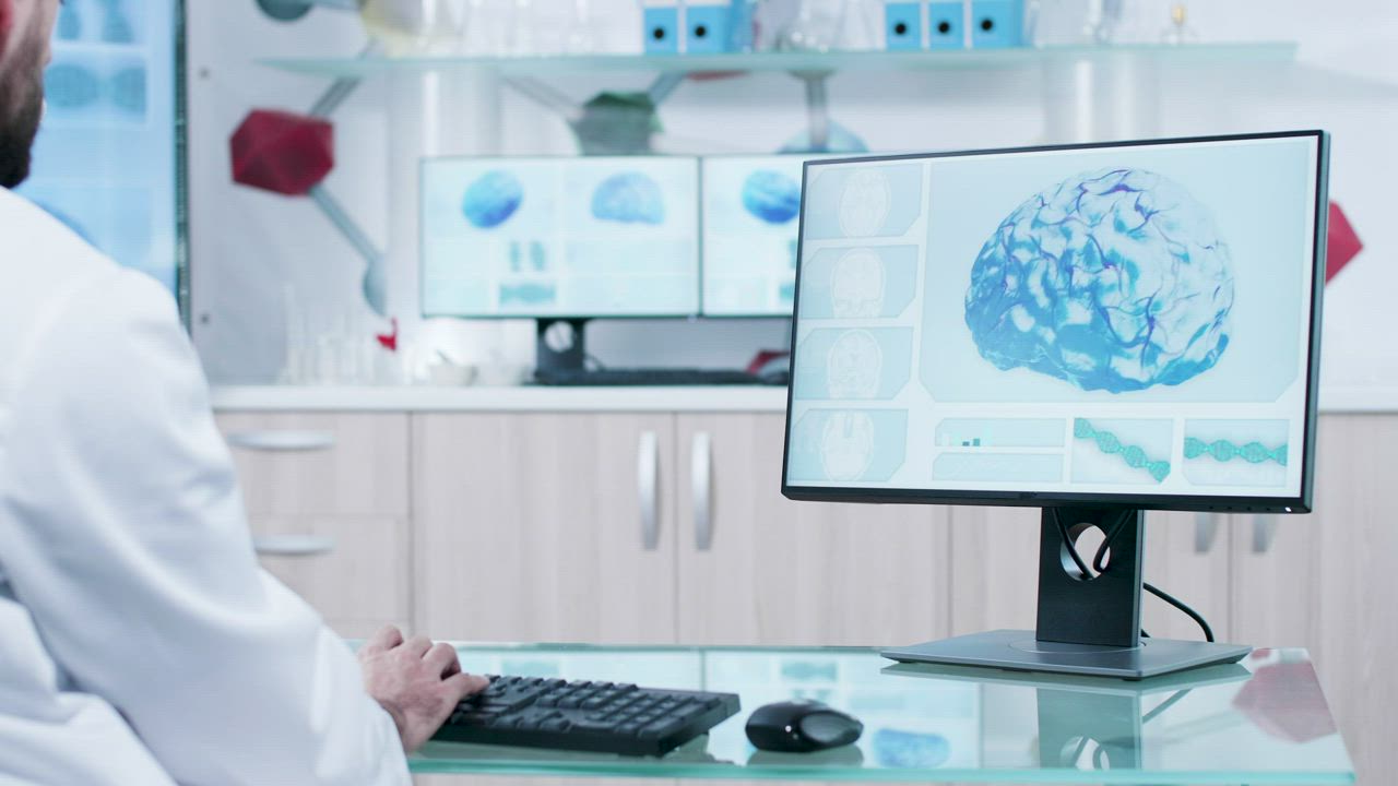 Brain scan on a monitor - Free Stock Video