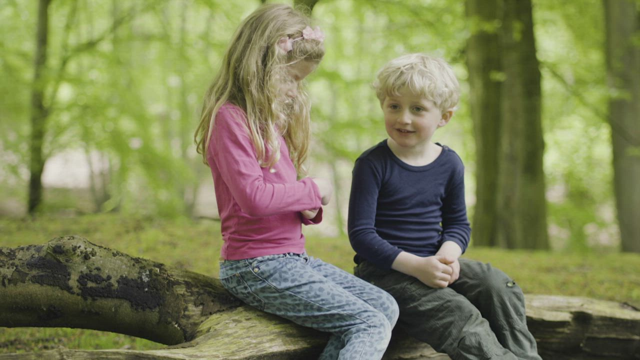 Kids chatting - Free Stock Video