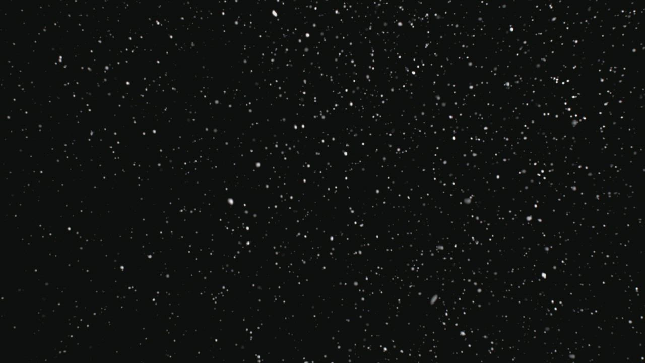 Thick snow falling in slow motion - Free Stock Video