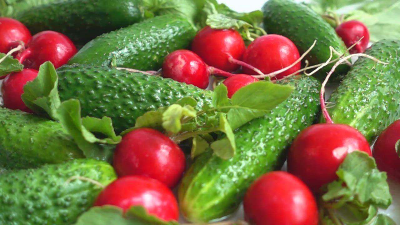 Vegetables being washed - Free Stock Video